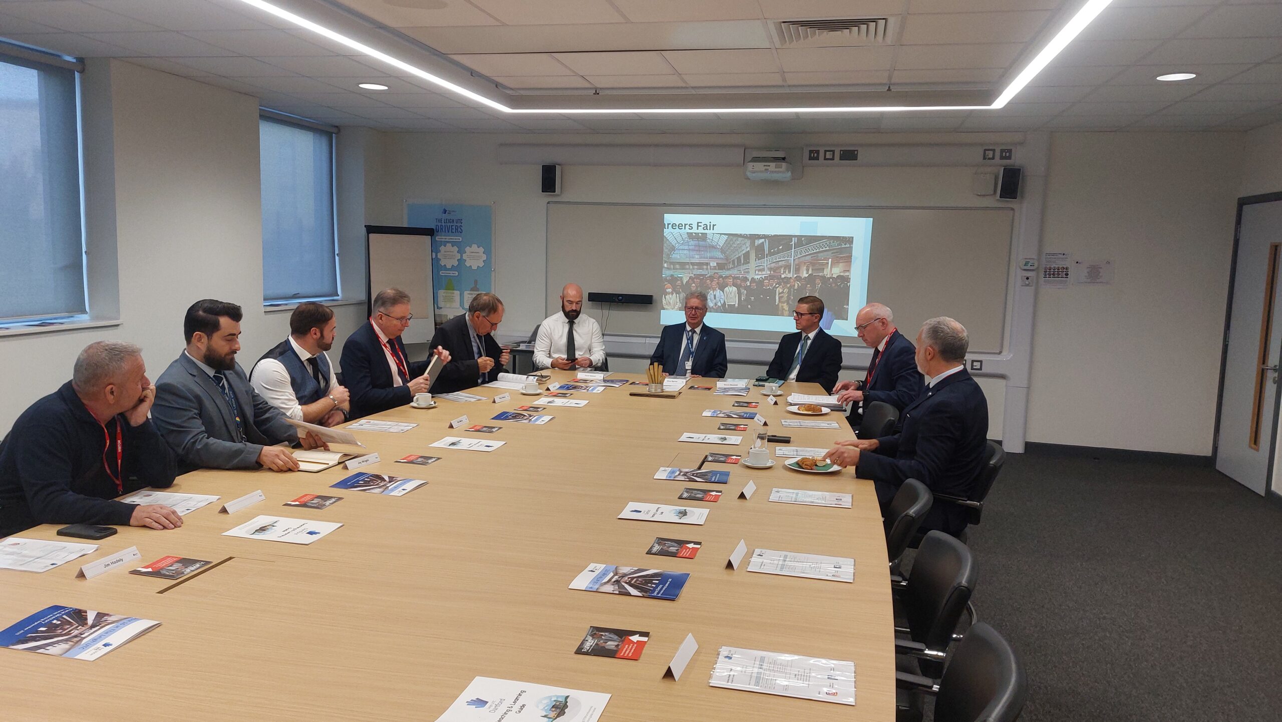 Dartford MP Jim Dickson Visits the Leigh UTC to experience the unique ...